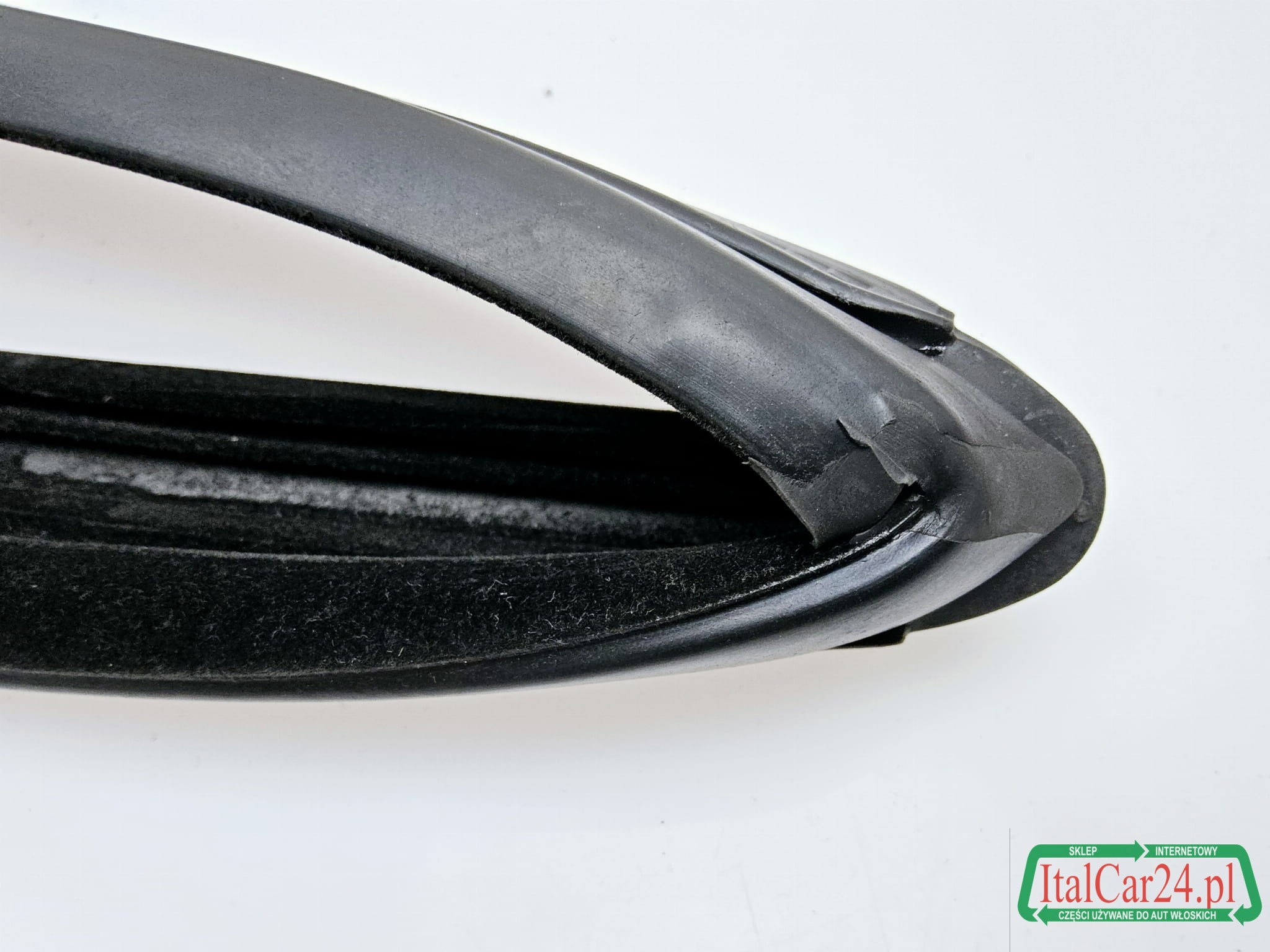 Uszczelka drzwi Fiat Uno prawe nowa oryginalna 7542297 ItalCar24.pl